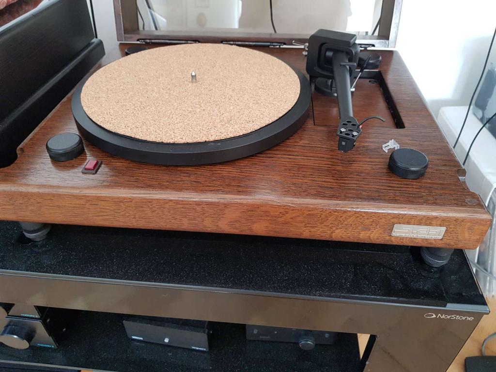 Kuzma Stabi 2 Laufwerk mit Stogi Reference Tonarm (1220158328 ...