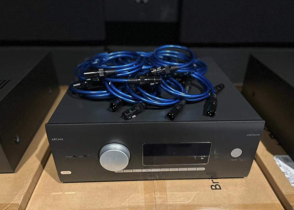 Arcam Arcam AV41 + 2x PA720 + High End XLR interlinks (1410672419) | Neugerät | Surround Vor ...