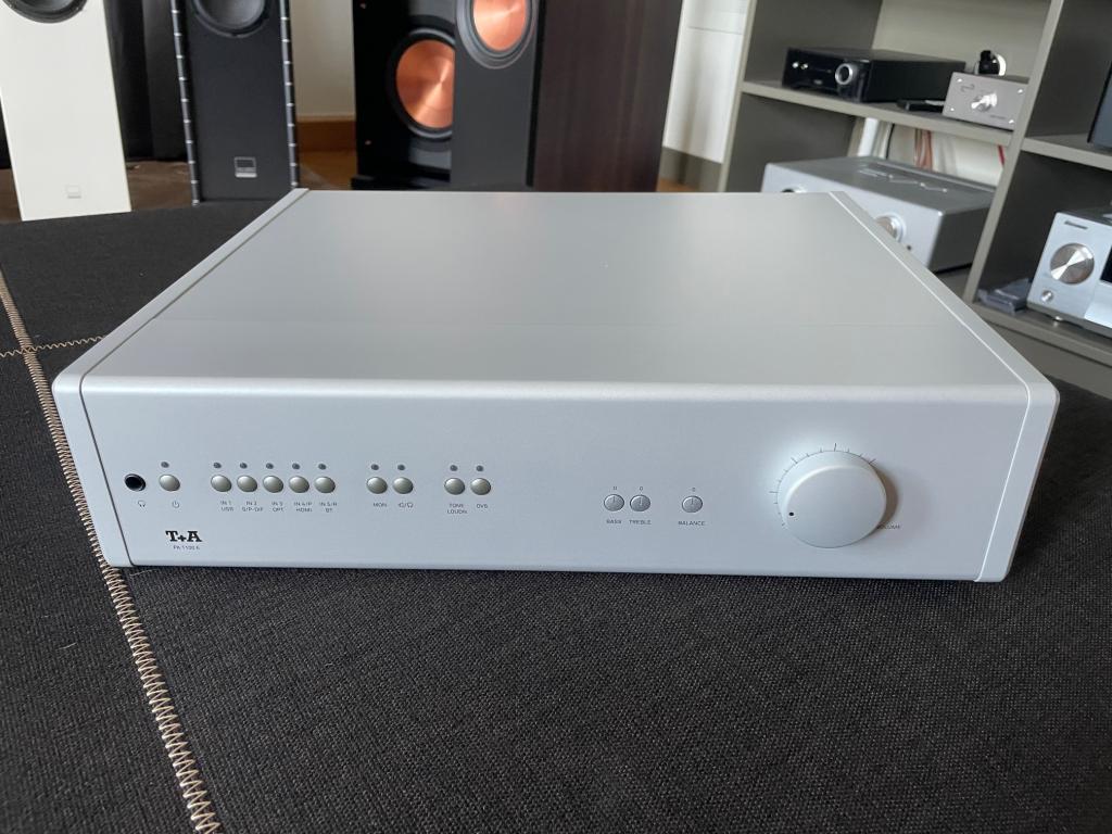 T + A PA1100E Vollverstärker silber/silber - mit DAC (1693441567 ...