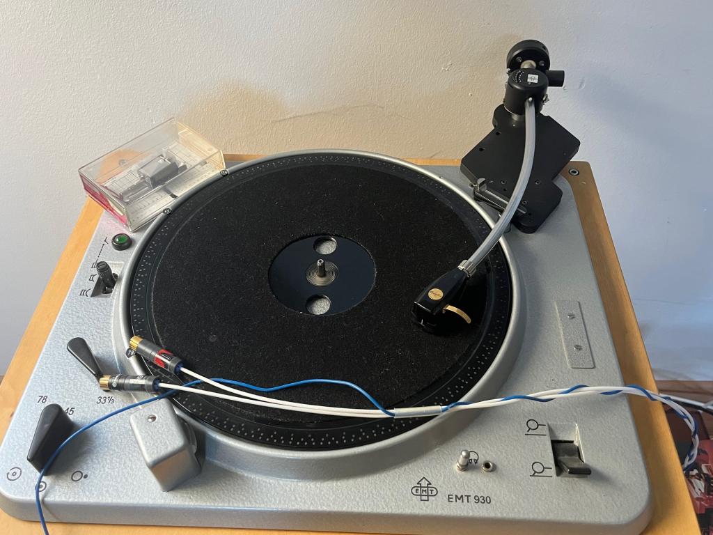 EMT EMT 930 mit EMT 309, EMT 929 auf Audio Creativ Masselaufwerk. TD ...