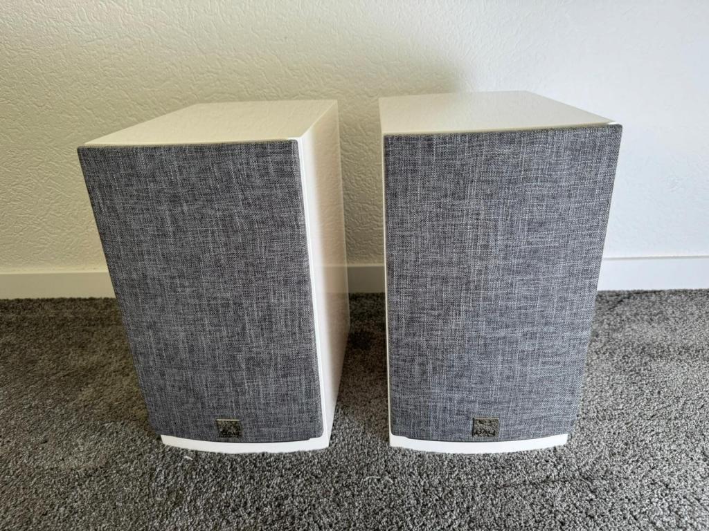 DALI Dali Rubicon 2C Aktivlautsprecher in weiß aus Demo + Sound Hub ...