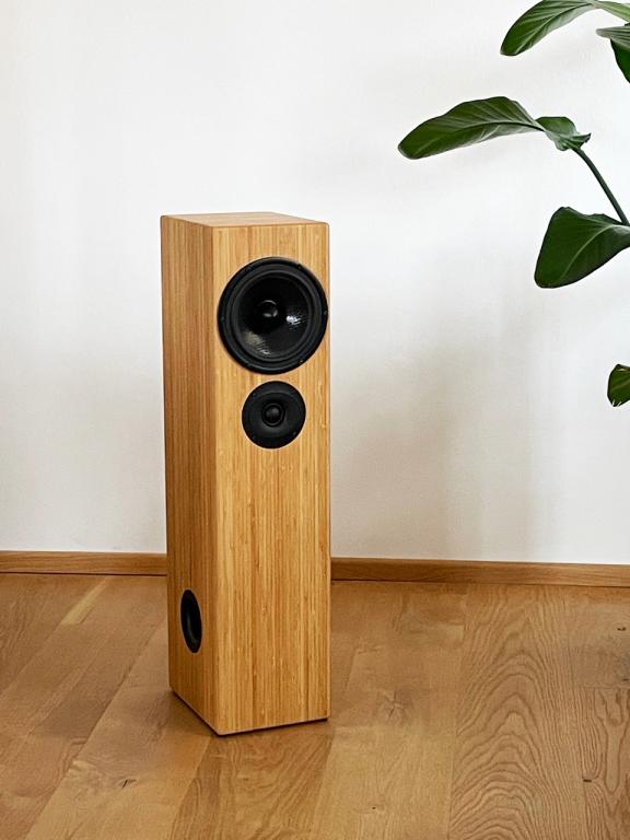 Michael Weidlich AUDIO Xambino (2117620923) | New device | Standing ...