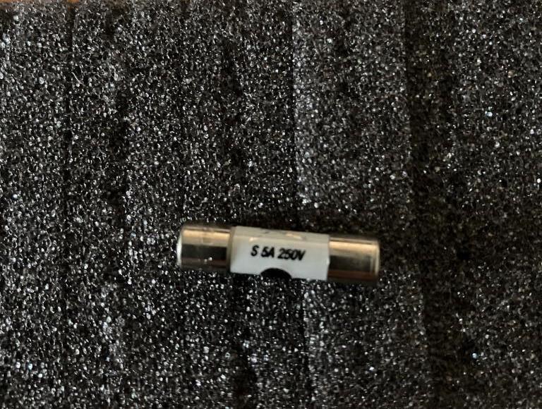 Synergistic Research Master Fuse 3.15A und 5A slow blow 250V 5x20mm ...