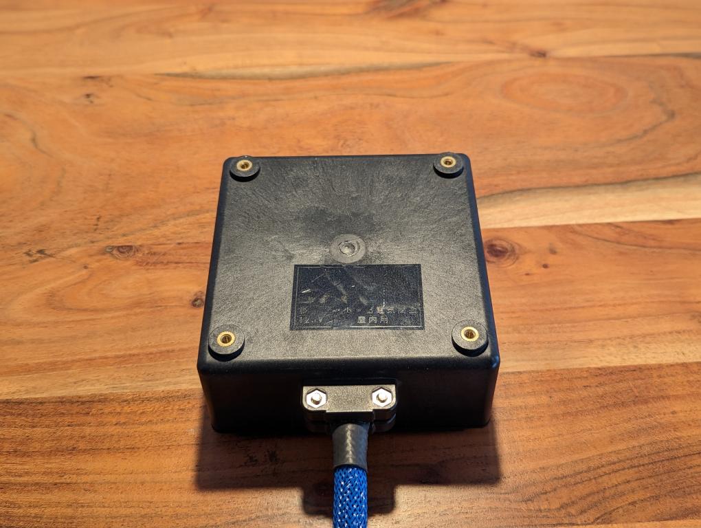 Oyaide OCB-1 EXs 4P Outlet Power Distributor Box (2338310404) | Second ...