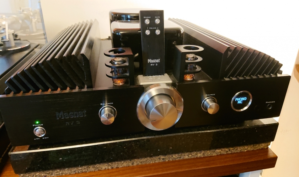 Magnat RV3 (2419096878) | Gebrauchtgerät | Vollverstärker | Angebot auf ...