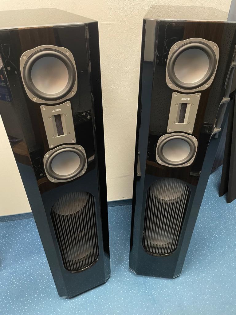 Quadral Quadral Aurum Vulkan 9 Lautsprecher in Hochglanz schwarz ...