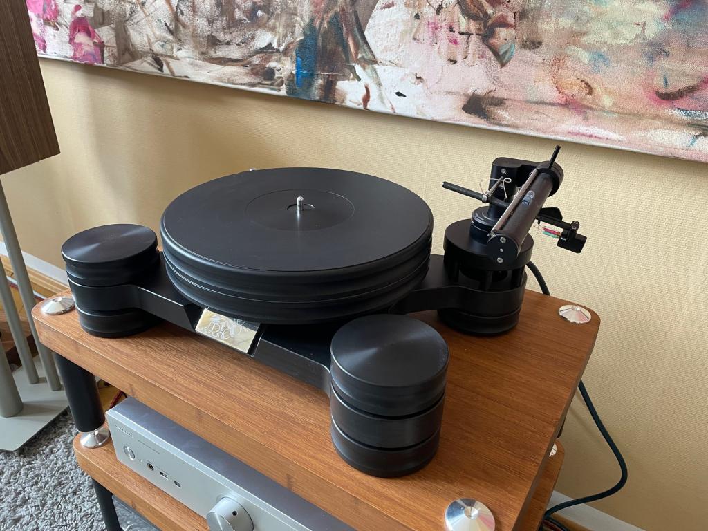 Transrotor Dark Star - Plattenspieler mit Clearaudio TT5 Tonarm mit ...