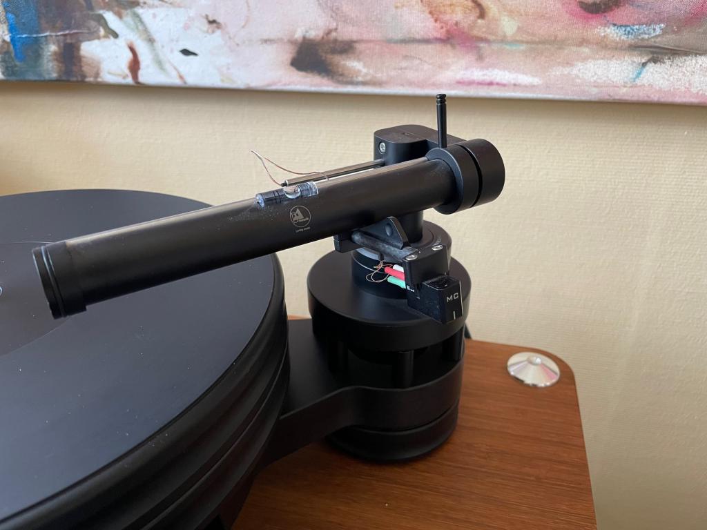 Transrotor Dark Star - Plattenspieler mit Clearaudio TT5 Tonarm mit ...