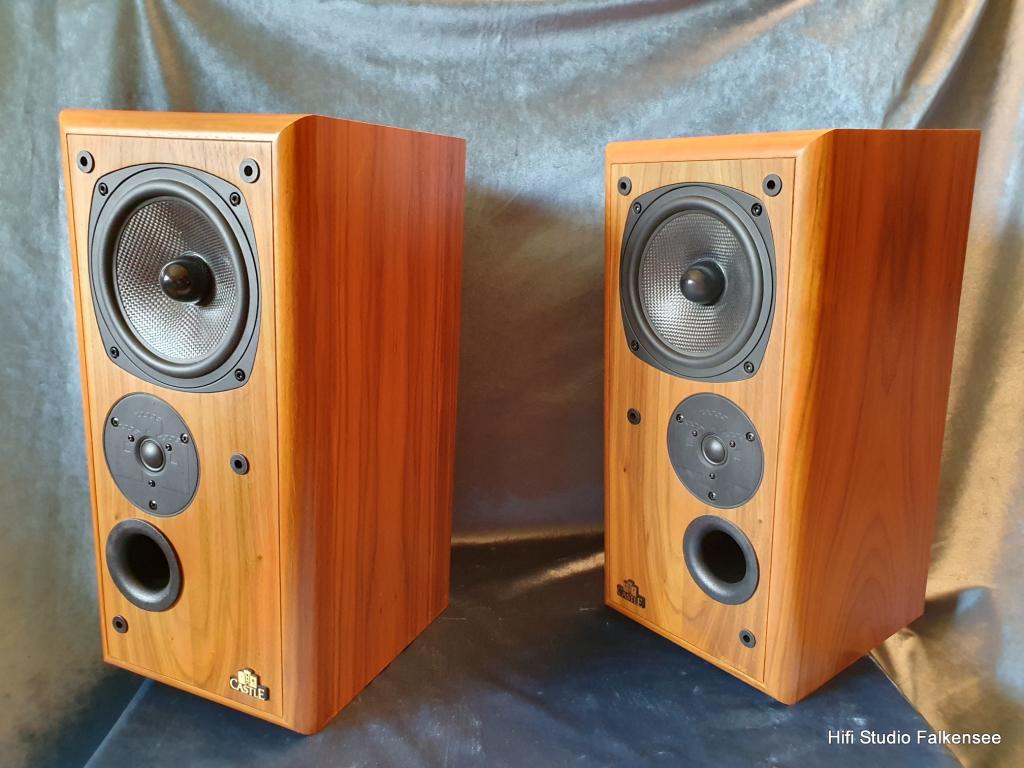 Castle Acoustics Warwick 3 mit OVP und allem Zubehör in hellem Walnuss ...