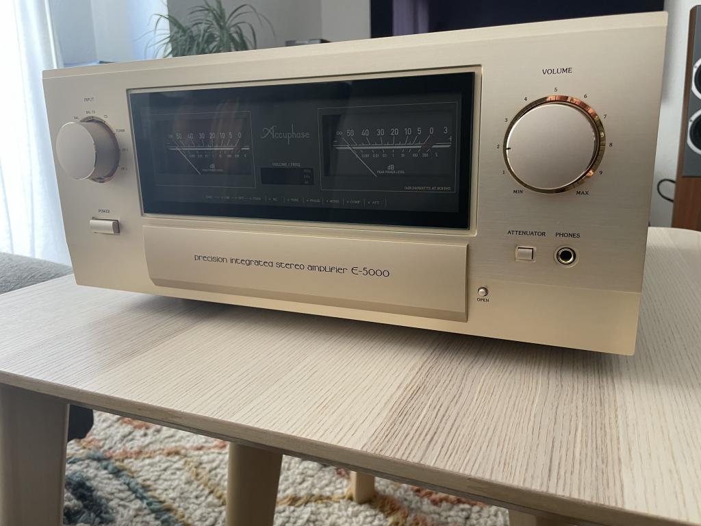 Accuphase Accuphase E5000 (4062296370) | Gebrauchtgerät ...