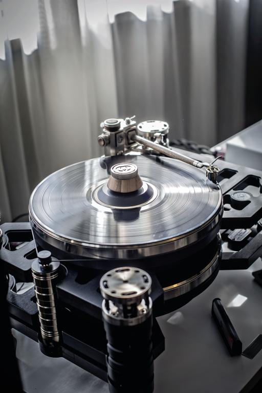 Kronos Audio Sparta (4151455133) | Ausstellungsstück | Plattenspieler ...