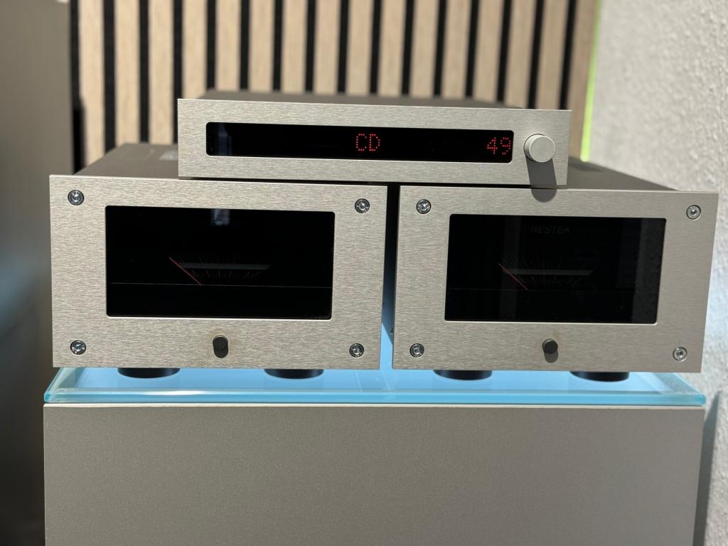 Restek Ein Paar Restek Extract in Silber/Rot und Vorverstärker MPRE ...