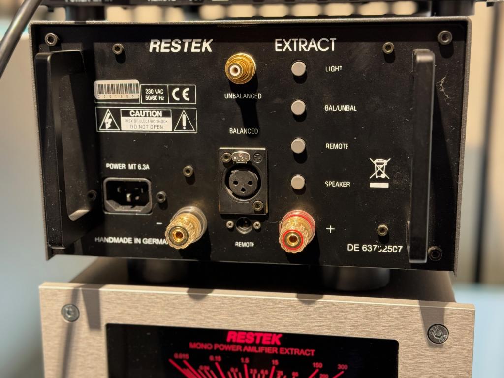 Restek Ein Paar Restek Extract in Silber/Rot und Vorverstärker MPRE ...