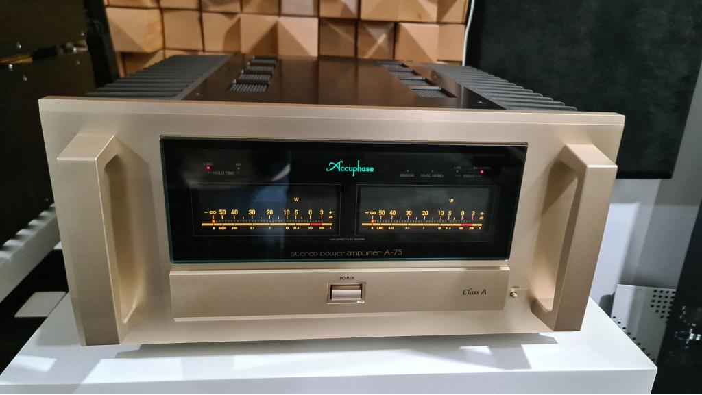 Accuphase A-75 (4871727659) | Exhibit | Amplifier (incl. Surround ...