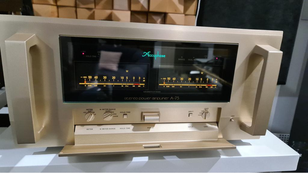 Accuphase A-75 (4871727659) | Exhibit | Amplifier (incl. Surround ...
