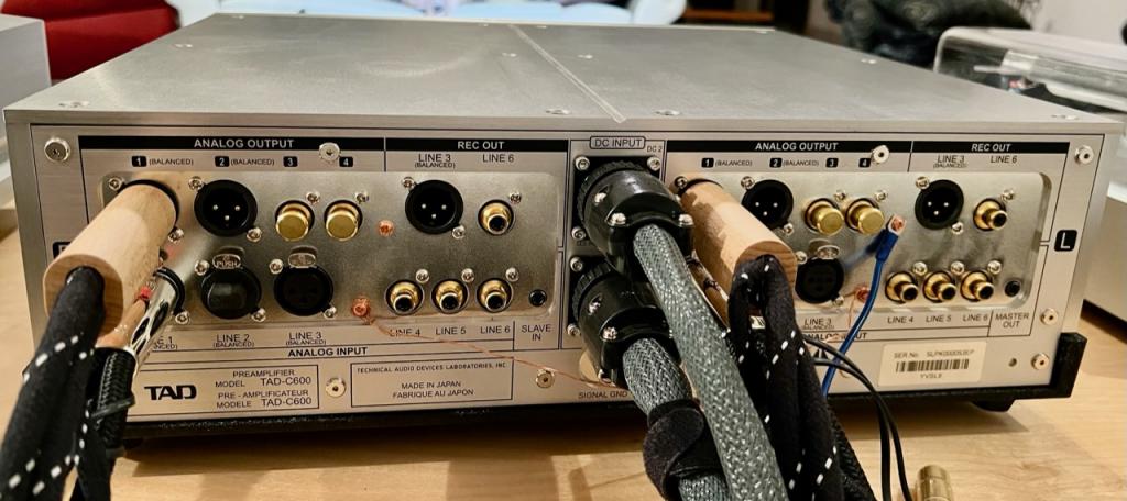 TAD Technical Audio Devices Laboratories TAD C600 preamplifier ...