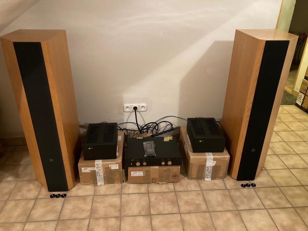 Isophon ( Gauder Akustik ) 2x AVM Evo M3 + 2x Isophon Indigo + AVM ...