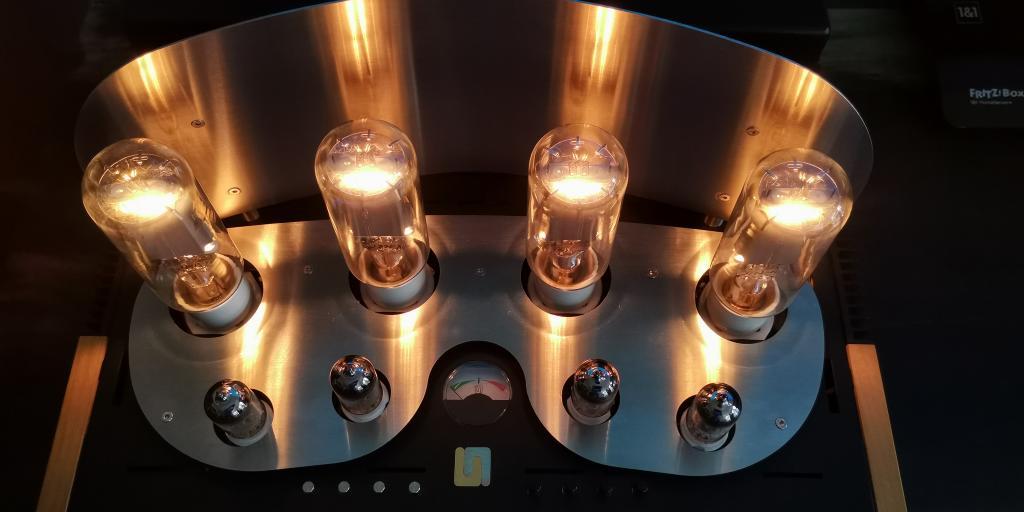 Unison Research S9 + 5 Sätze neuer Endröhren !!! (5055738750) | Second ...