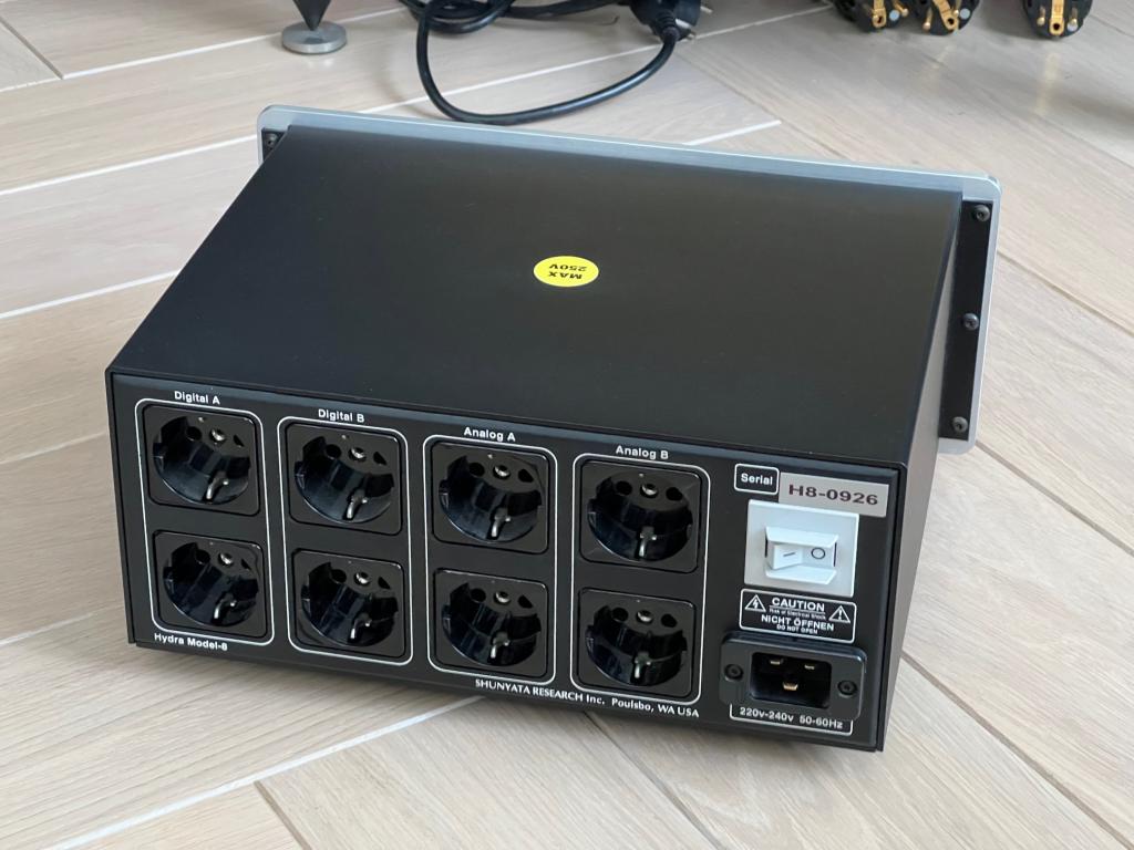 Shunyata Research Hydra-8 - as new, first owner (5239988198) | Second ...