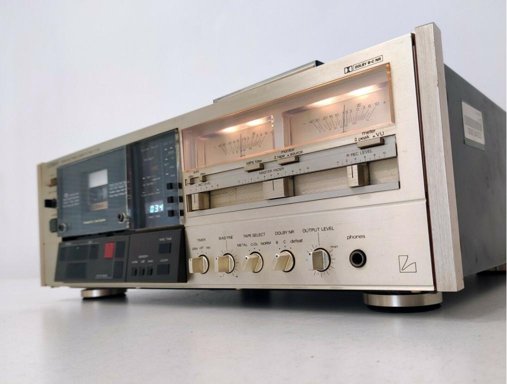 Luxman K-05 Tape Deck and C-60 Cassette (5270126740) | Second-hand ...