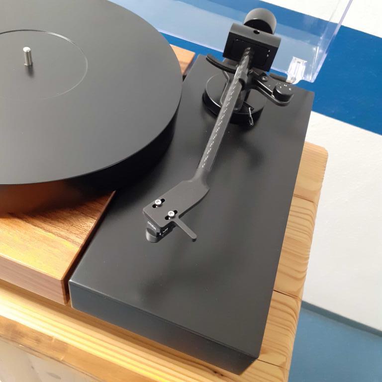 PERPETUUM EBNER ( PE) NEUHEIT 2023: PE 6060, Sonderfurnier Walnuß ...