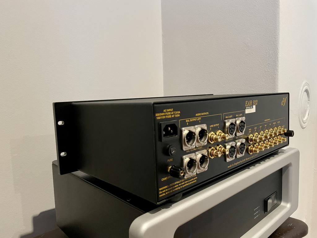 EAR Yoshino EAR by Yoshino 912 preamp with 5 NOS Siemens matched tubes ...