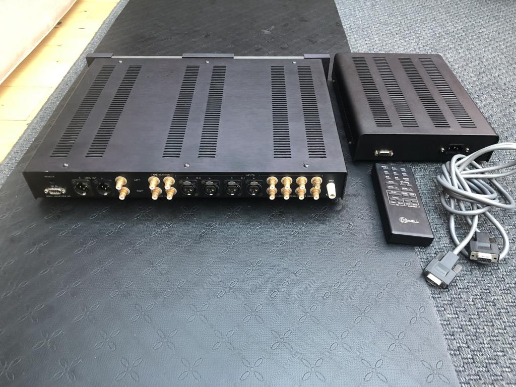 Krell Krell KRC-HR Pre Amplifier + Power Supply + Remote - Designed by ...