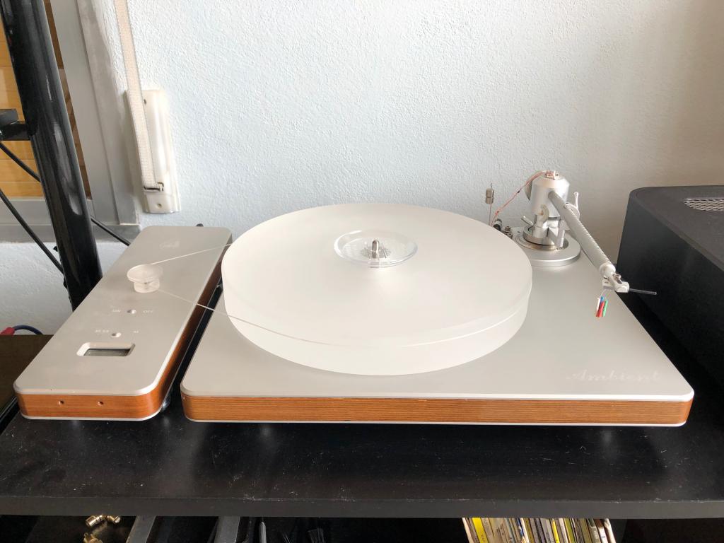 clearaudio Clearaudio ambient with unify tonearm and adjustable VTA ...
