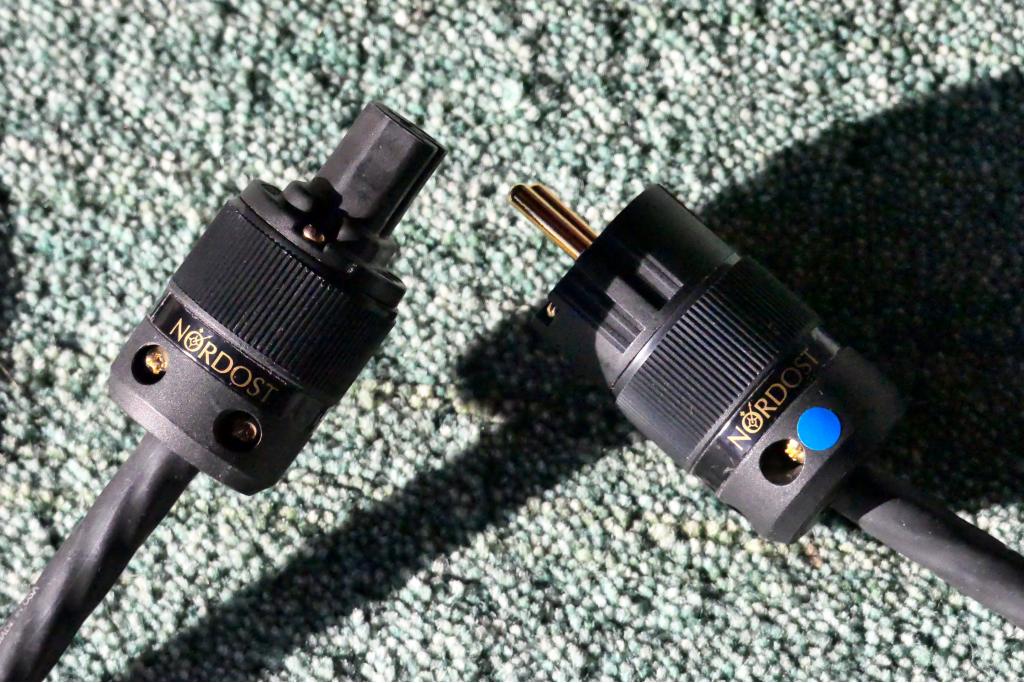 Nordost Valhalla 1 Power Cord ***2 m - absoluter Bestzustand ...