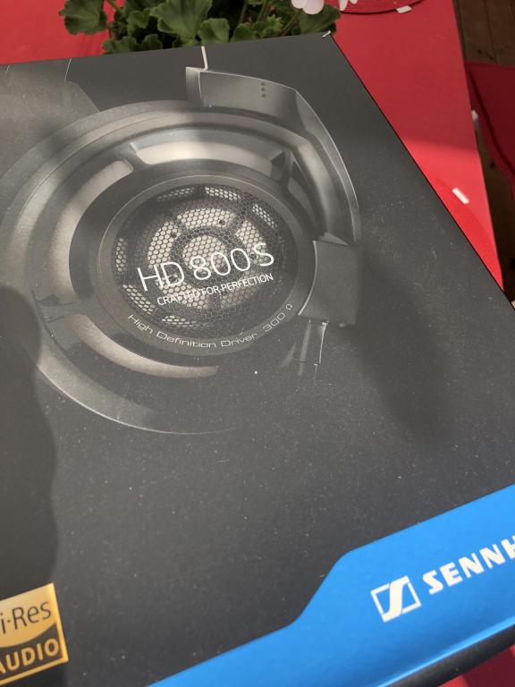 OLD Sennheiser HD 800S vs NEW Sennheiser HD 800S : r/HeadphoneAdvice