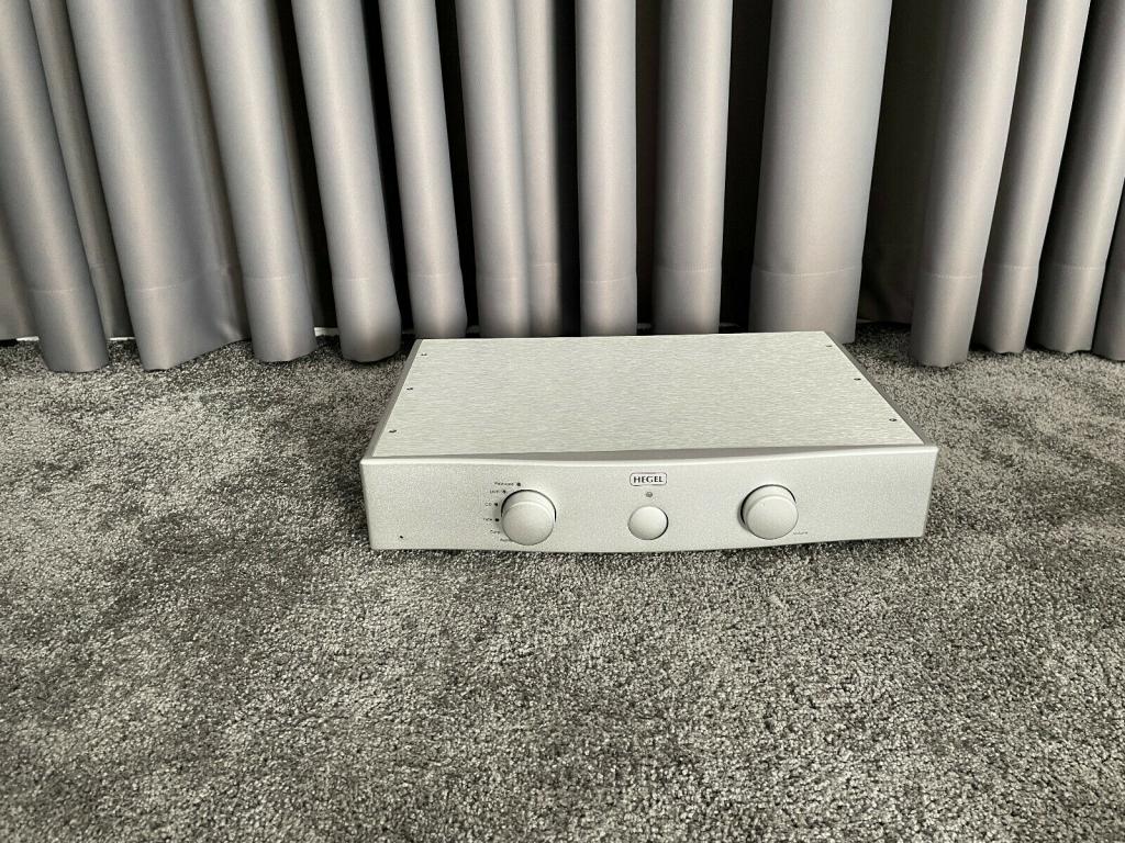 Hegel Hegel P2A MK2 High End Vorstufe in silber (7179076198) | Gebrauchtgerät | Transistor ...