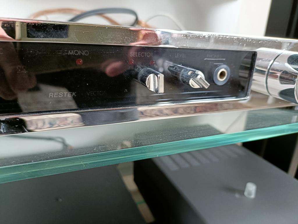 Restek Restek Vorverstärker Vector in chrom (744879544) | Second-hand ...