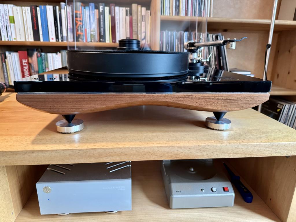 Goldnote Mediterraneo mit Tonarm B7 und MC System Donatello Gold ...