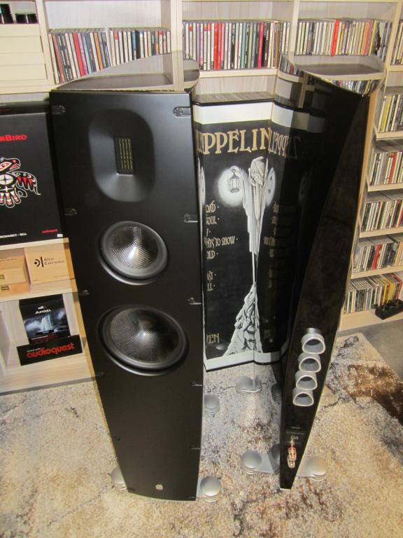 Scansonic Q3 und Q8 Standlautsprecher (7508209795) | Exhibit | Speaker ...