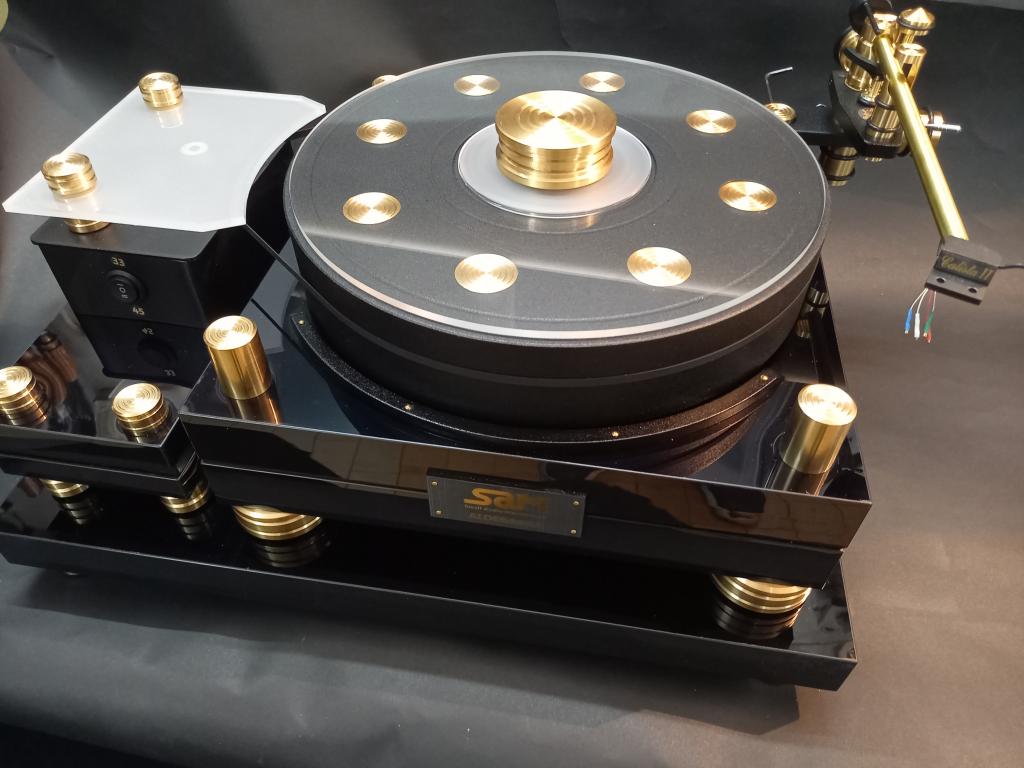 Diverse / Andere Small Audio Manufacture BRASS Aldebaran Turntable with ...