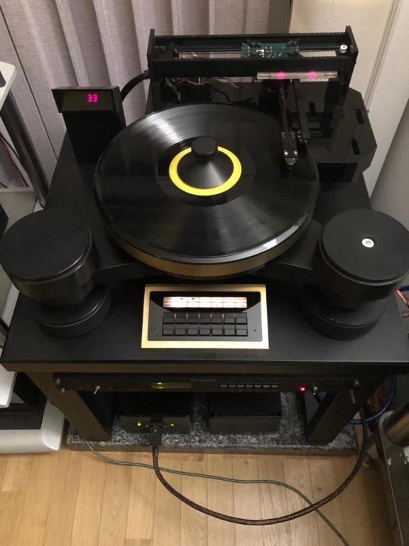Goldmund Goldmund Reference Turntable With T3F Parallel Tracking Arm ...