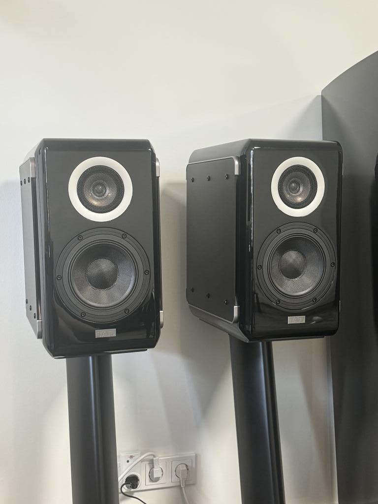 TAD Technical Audio Devices Laboratories Micro Evolution One ...