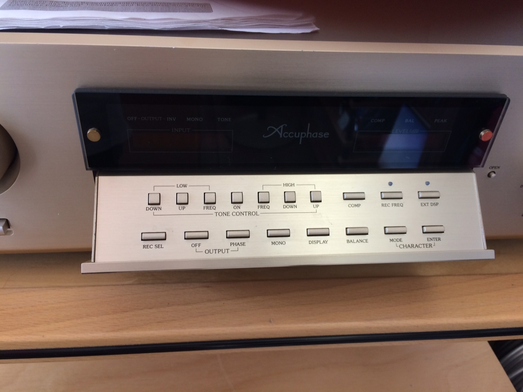 Accuphase DC-300 (8007773071) | Gebrauchtgerät | Vorverstärker / Prozessor | Angebot auf audio ...