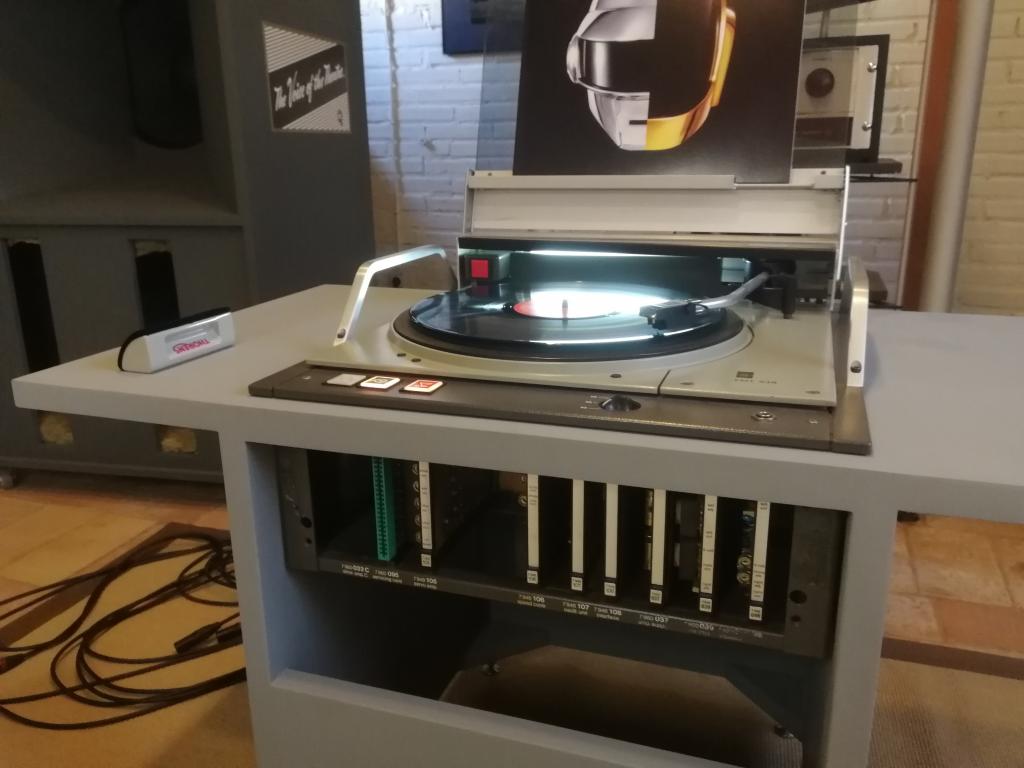 EMT EMT 948 BROADCAST TURNTABLE (8185916756) | Gebrauchtgerät ...