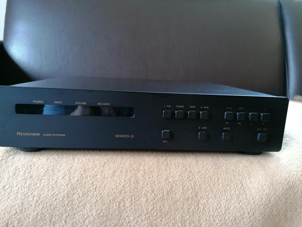 Neukomm Neukomm CD Player, Vorverstärker, Endstufen Audiostatic ...