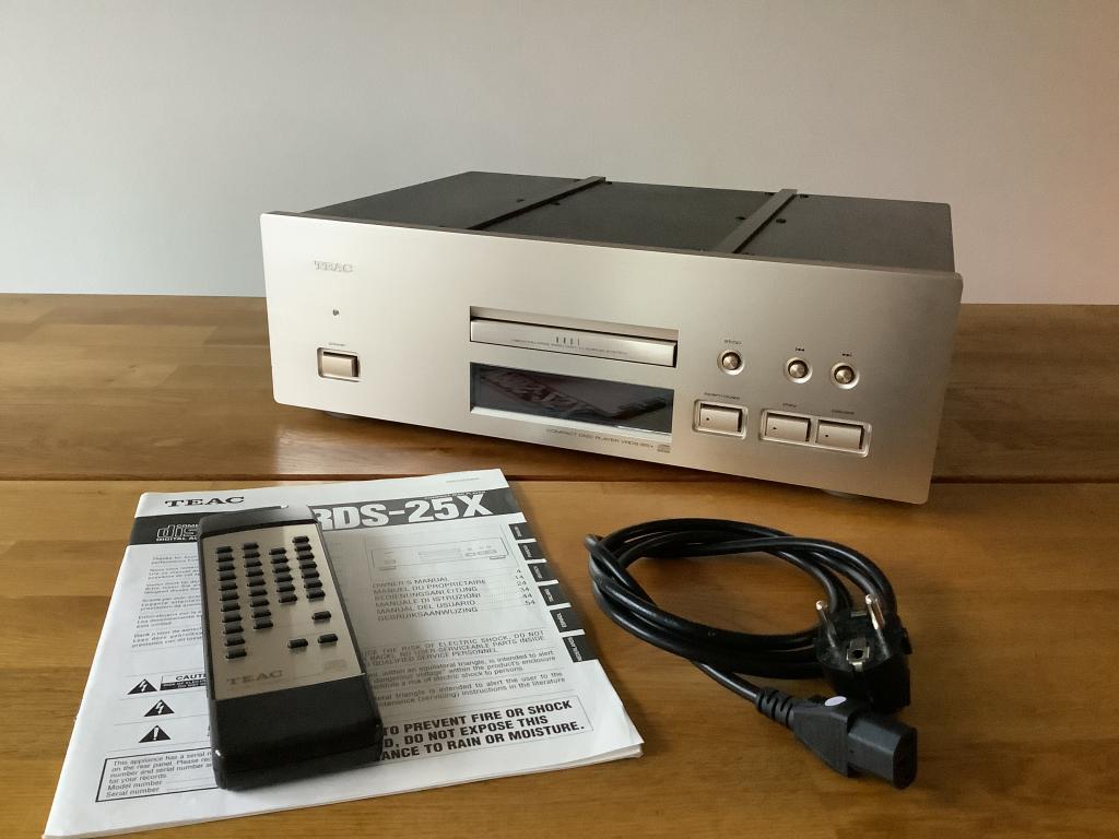 Teac VRDS-25X mit integriertem DAC (8414349294) | Gebrauchtgerät | CD ...