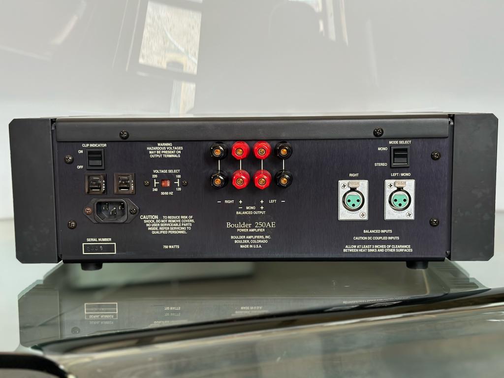 Boulder Amplifiers 250AE audiophile edition (8714811916) | Second-hand ...