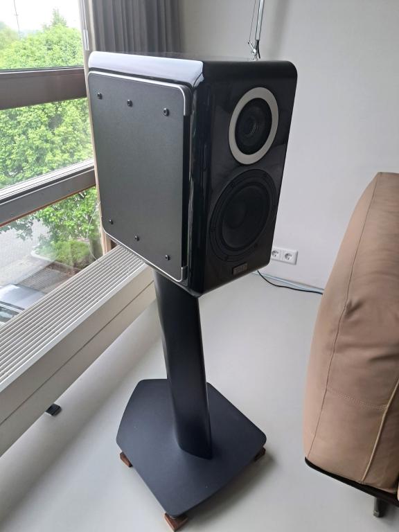 TAD Technical Audio Devices Laboratories Micro Evolution One ...