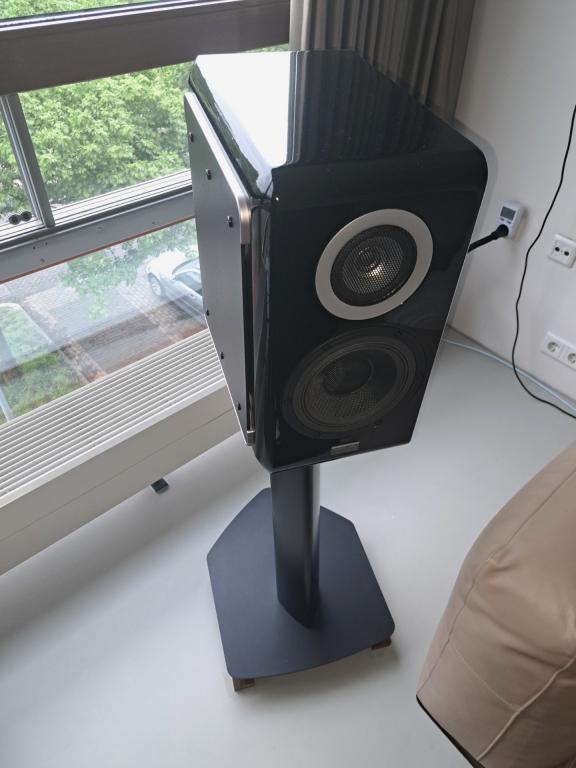 TAD Technical Audio Devices Laboratories Micro Evolution One ...