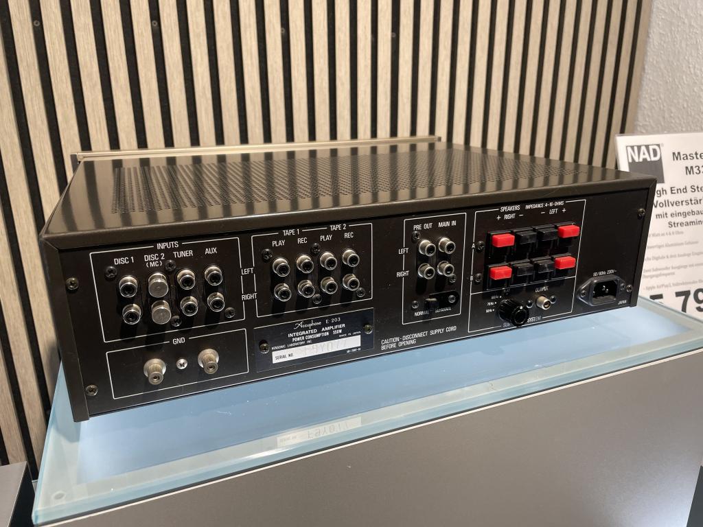 Accuphase E-203 (9598402430) | Second-hand device | Fully integrated Amplifier | Offer on audio ...