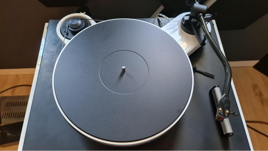 Pro-Ject RPM 3 Carbon white - Ortofon 2M Silver + Haube (9731214676 ...